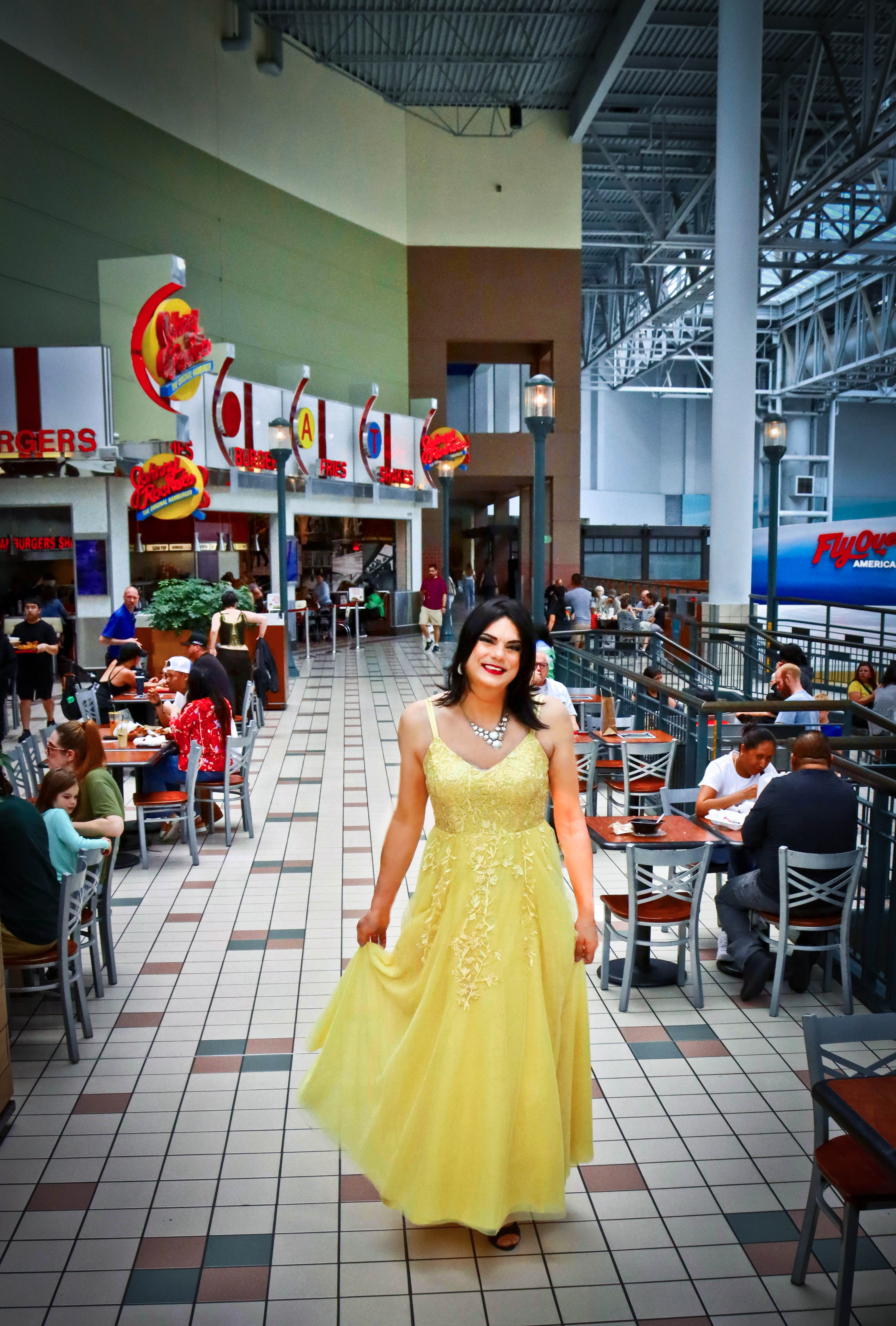 Hannah McKnight – Advice, fashion, and activism in the T-Girl world